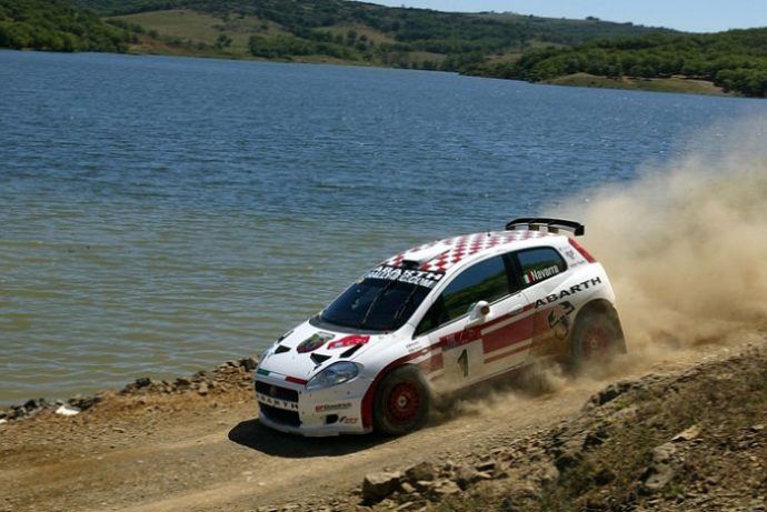 Fiat Punto Abarth at street rallies - An Amazing Race - Car plus Auto Blog